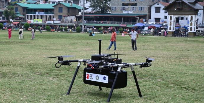 DRONE THAT DELIVERS LIFE-SAVING SUPPLIES TO DISASTER-HIT COMMUNITIES ...